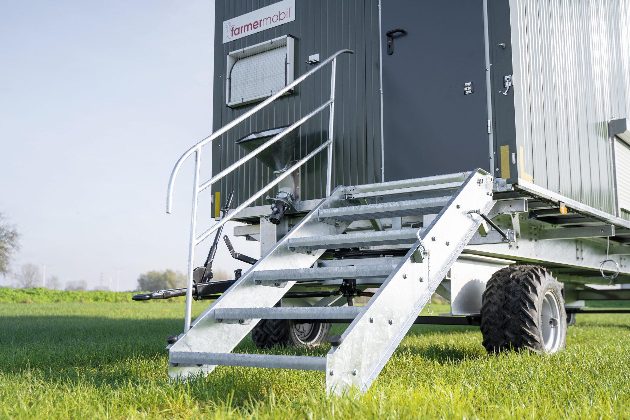 Mobile barn from farmermobil