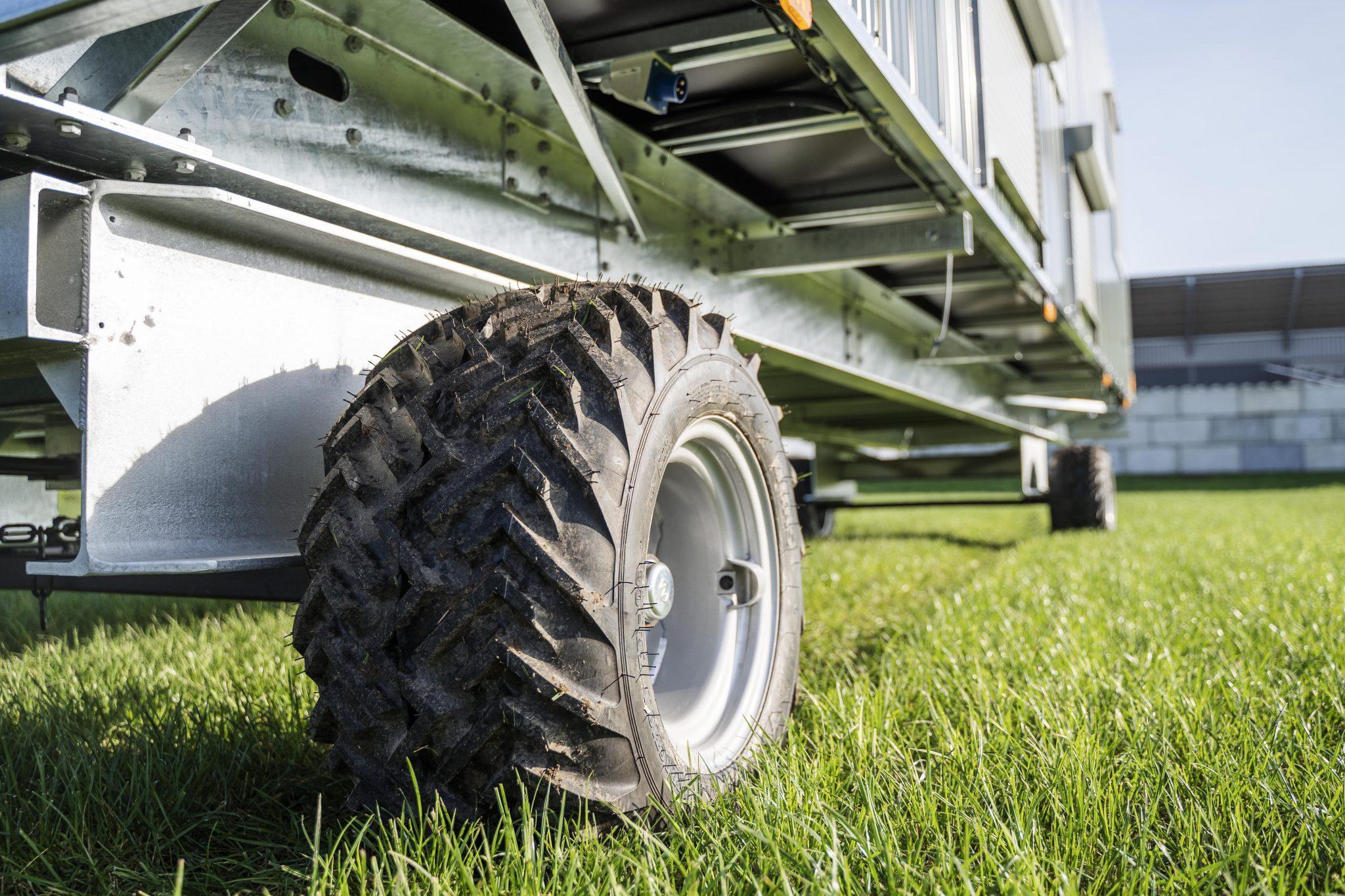 Mobile barn from farmermobil