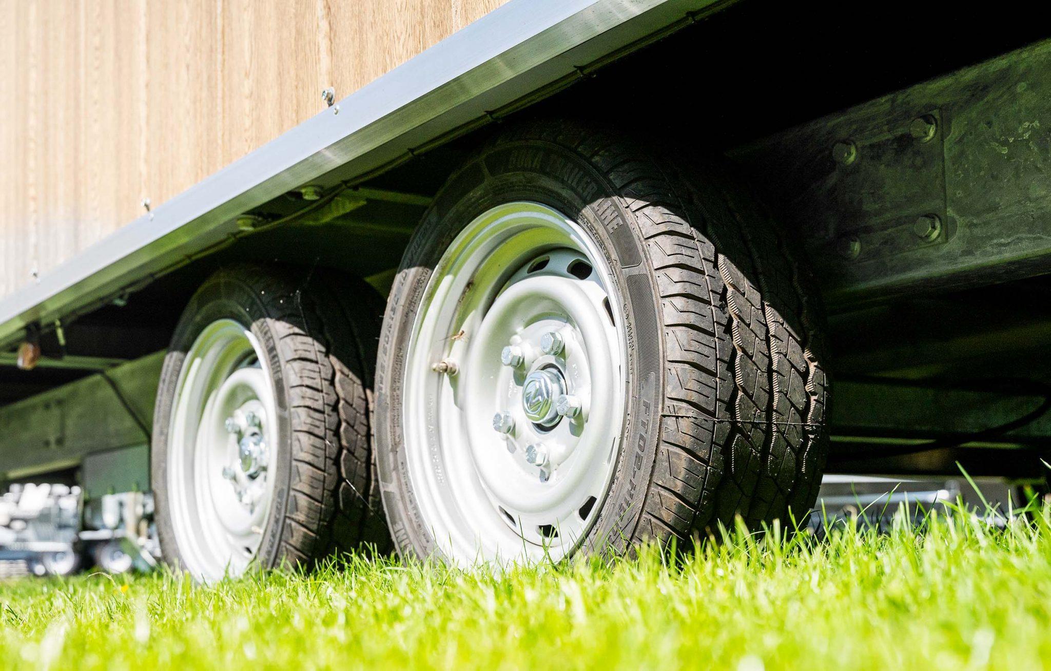 Mobile barn from farmermobil
